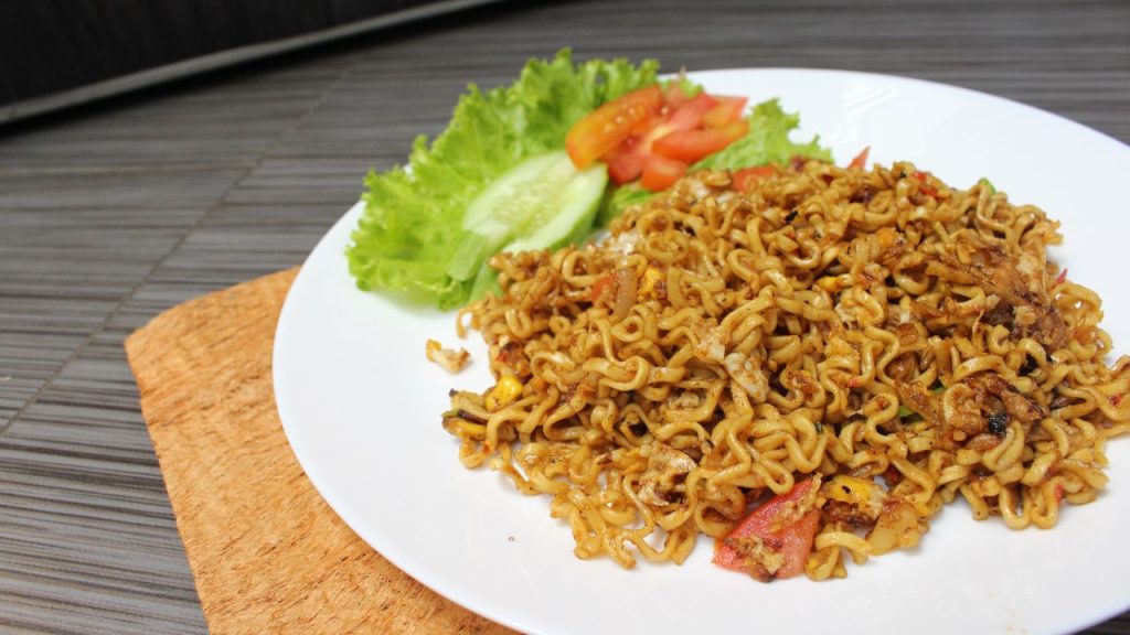 How To Make Hong Kong Style Fried Noodles At Home